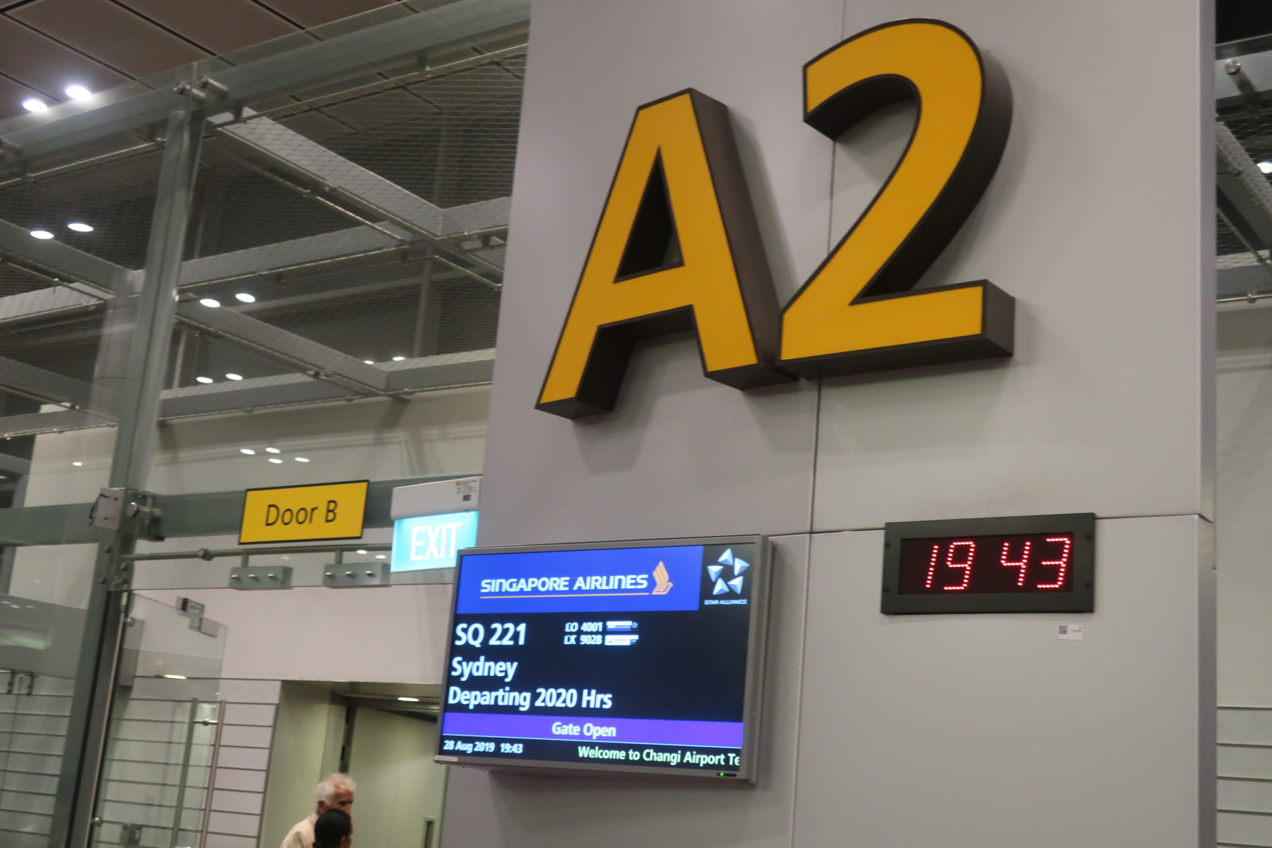 おふとぅんから世界へ | 飛行機乗ったり山登ったり